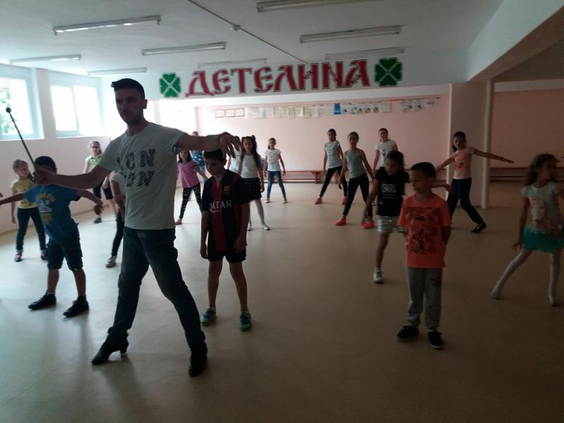 Основно училище Елисавета Багряна Представителна изява по проект