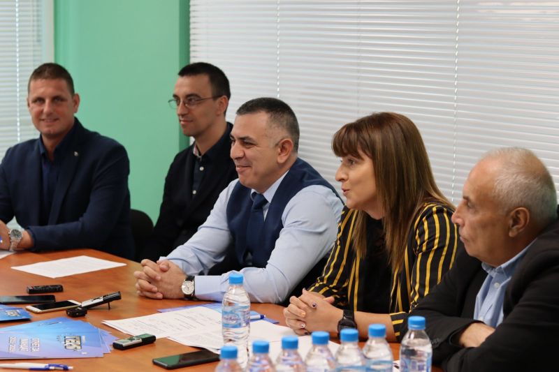 ПП ГЕРБ Сливен Обновяване на спортни обекти и лифта на “Карандила” обещаха от ГЕРБ