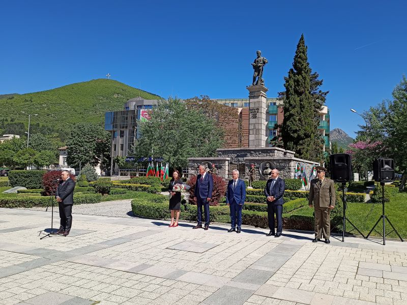 ПП ГЕРБ Сливен ГЕРБ Сливен се включи в церемонията по случай 181 та годишнина от рождението