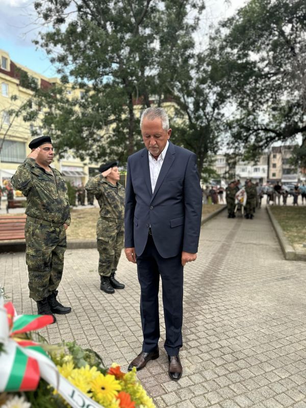 Агенция Сливен ОБЛАСТНИЯТ УПРАВИТЕЛ ЧАВДАР БОЖУРСКИ СЕ ПОКЛОНИ ПРЕД ПОДВИГА НА ВАСИЛ ЛЕВСКИ