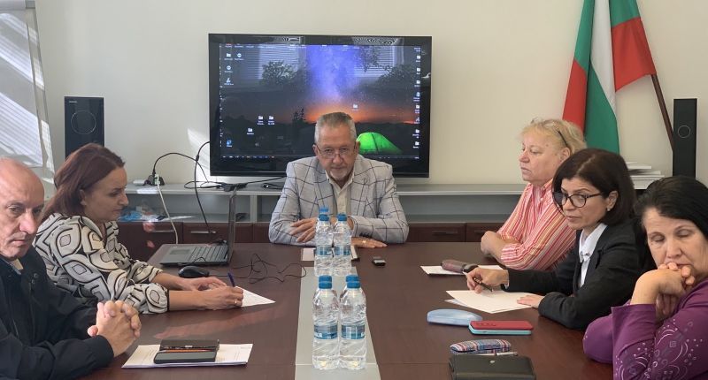 Агенция Сливен ОБЛАСТНИЯТ УПРАВИТЕЛ ЧАВДАР БОЖУРСКИ СВИКА СРЕЩА ПО ПРОБЛЕМИ С РАННОТО