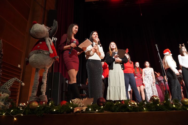 Общинска организация на инвалидите Сливен Ученици от ПГПЗЕ Захарий Стоянов изнесоха