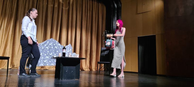 Общинска организация на инвалидите Сливен Театър „Арлекин“ от Хасково развълнува Сливен с